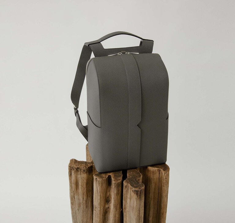 Valextra: Luxury Italian leather handbags, designer purses