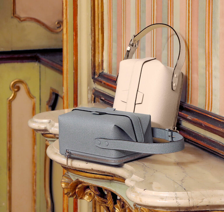 Valextra | Pelletteria di lusso, borse, zaini, pochette made in Italy