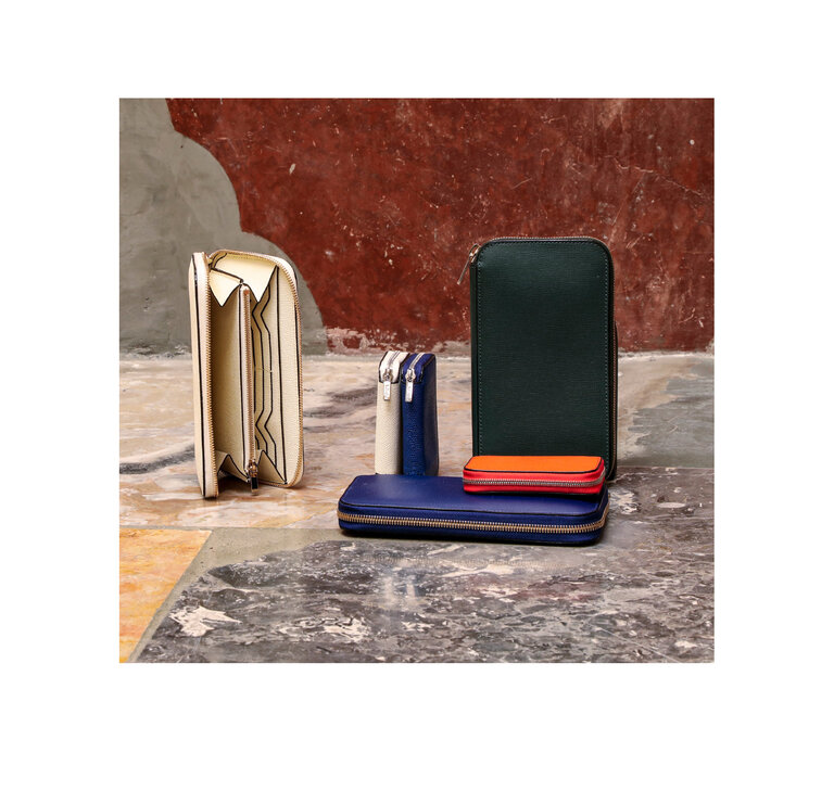 Valextra | Pelletteria di lusso, borse, zaini, pochette made in Italy