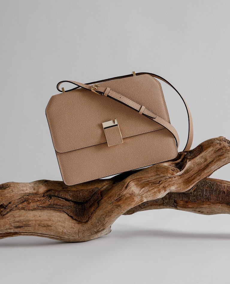 Valextra: Luxury Italian leather handbags, designer purses