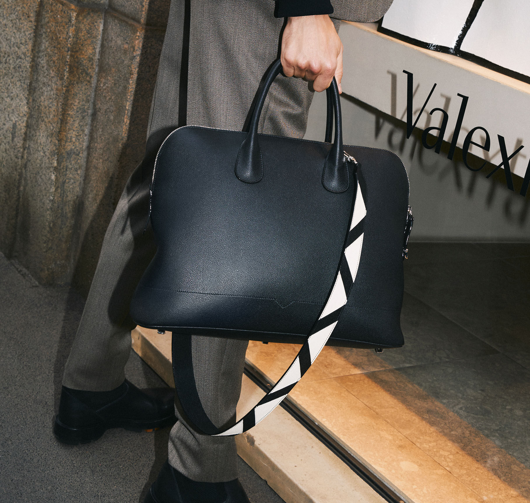 Valextra: Luxury Italian leather handbags, designer purses
