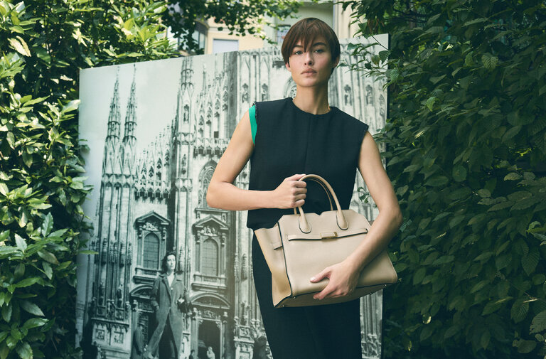 Valextra Milano bag: Luxury structured two handles leather purse