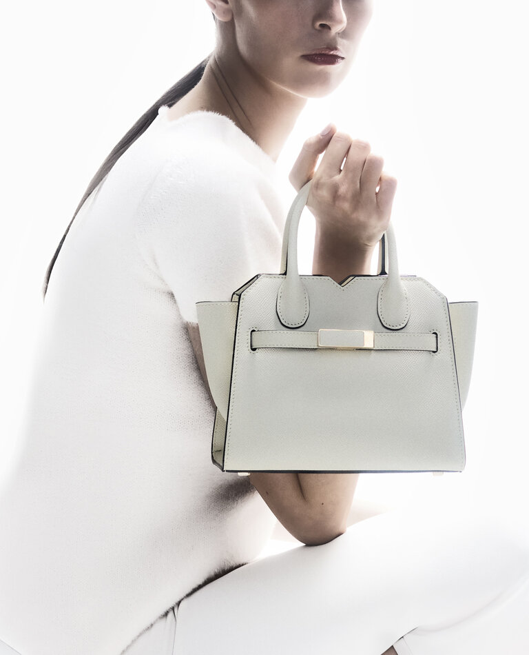Valextra | Pelletteria di lusso, borse, zaini, pochette made in Italy
